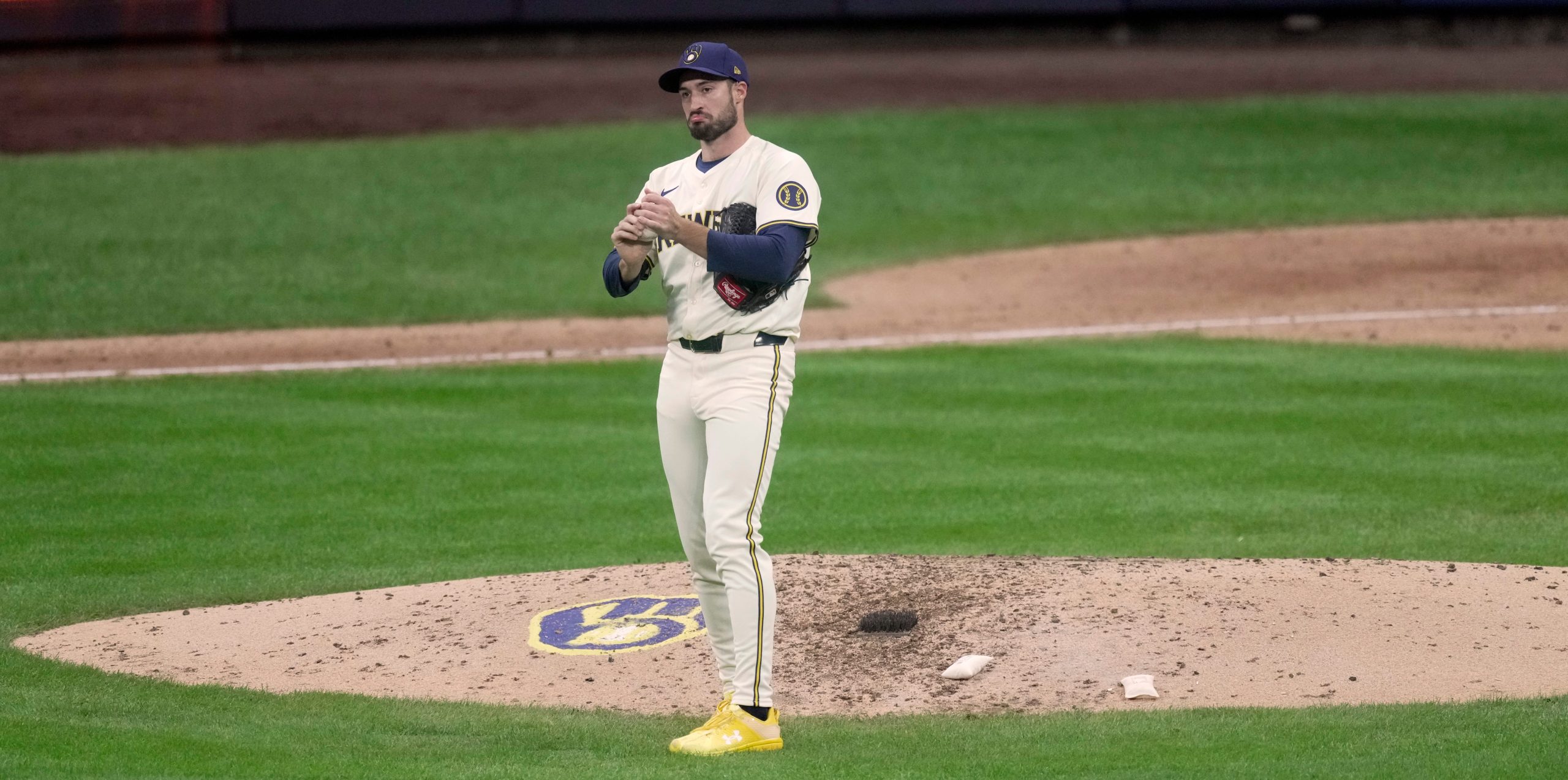 Amid Unclear Severity of Oblique Strain, Brewers' Aaron Ashby Eyes ...