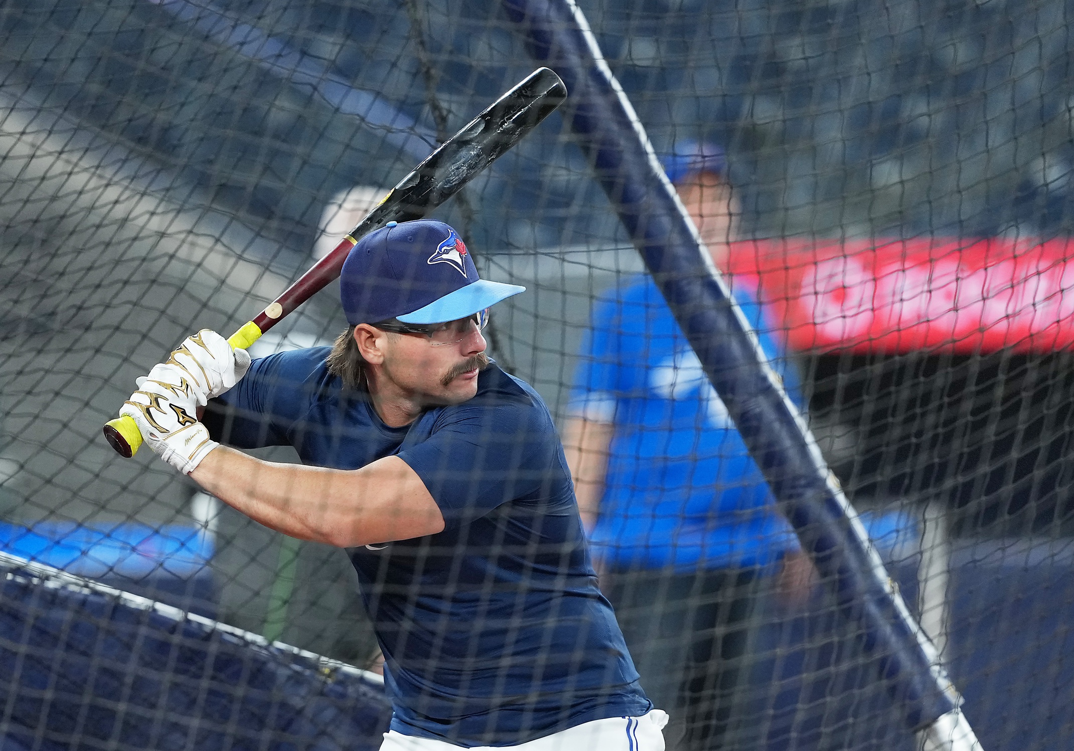 Les Blue Jays de Toronto envoient Davis Schneider en Triple-A alors qu ...