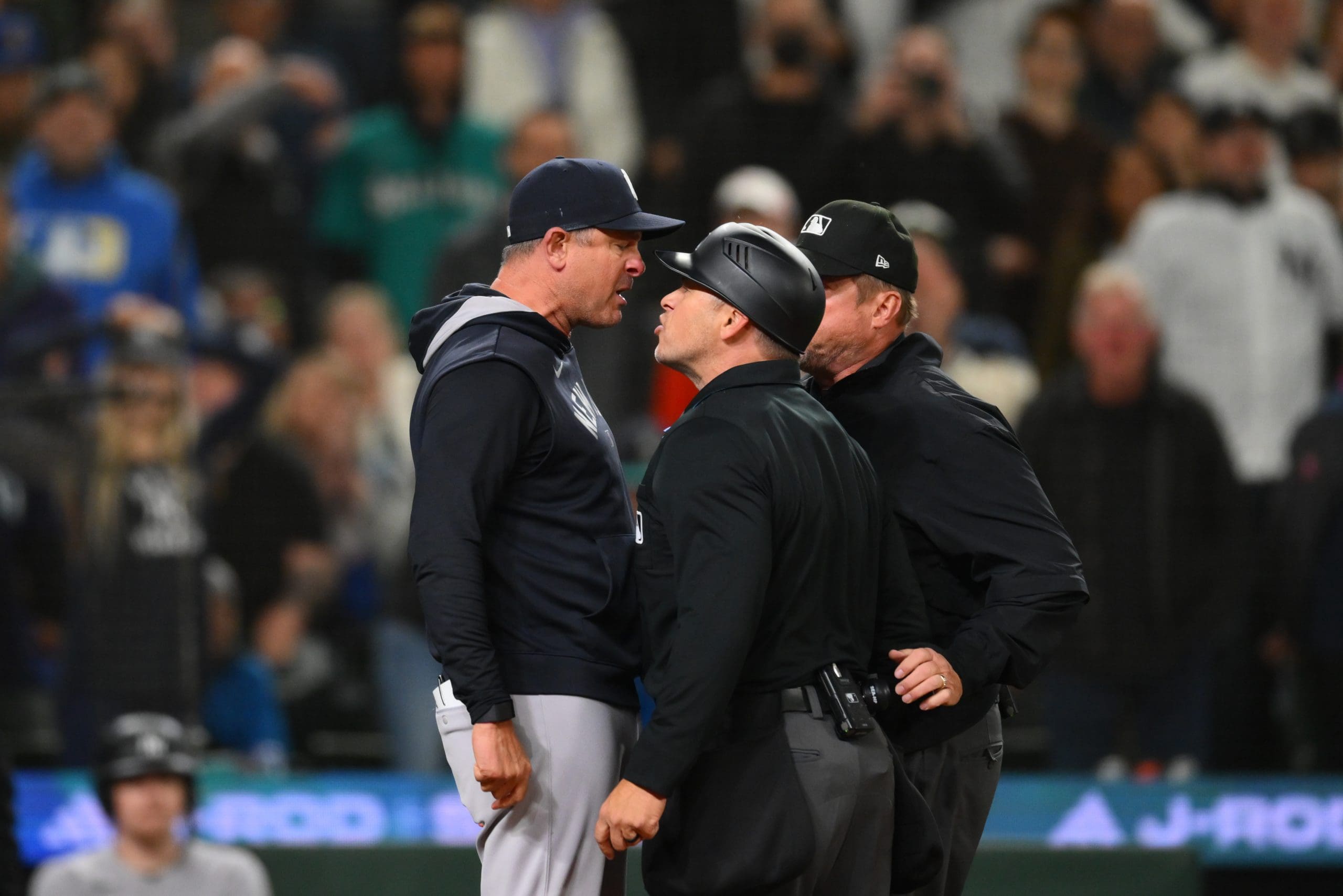 Aaron Boone's epic meltdown ignites Yankees spirit as he faces ejection ...