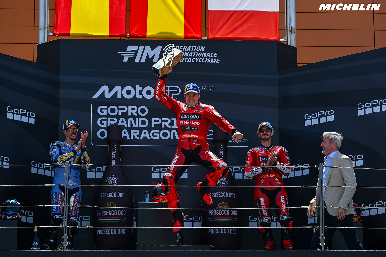 Marc Márquez reigns supreme in Aragón, weaving a tapestry of domination ...