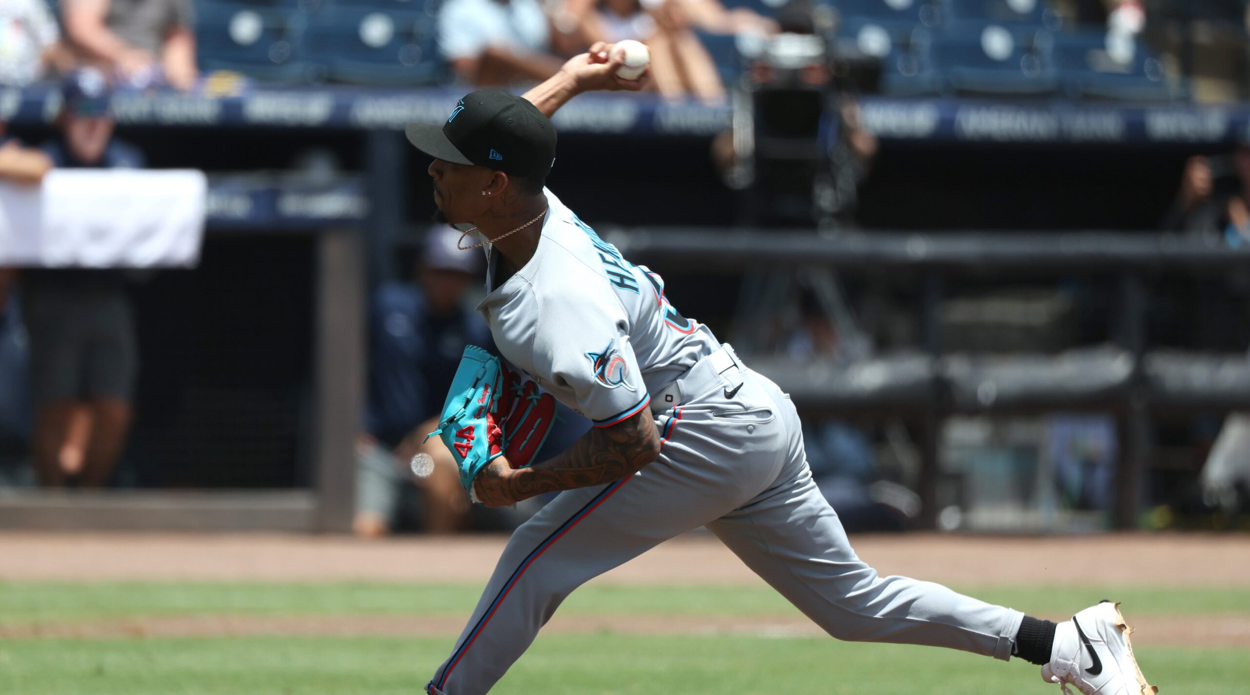 Ronny Henriquez stumbles into comedy gold as Marlins pitcher ...