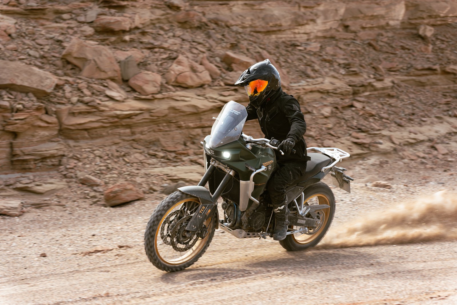 KOVE 800X PRO já à venda em Portugal - Motociclismo